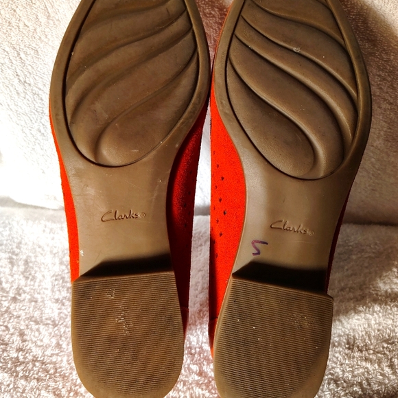 Clarks | Shoes | Clarks Red Heels With Curved Sole Design | Poshmark